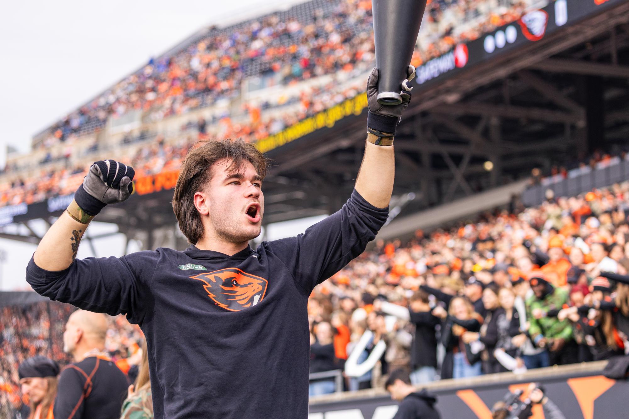 Heart of Beaver Nation lies with cheer and dance squad – The Daily ...